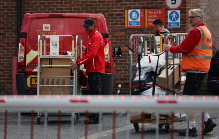 Чешки милијардер ја купи британската кралска пошта - БанкоМетар